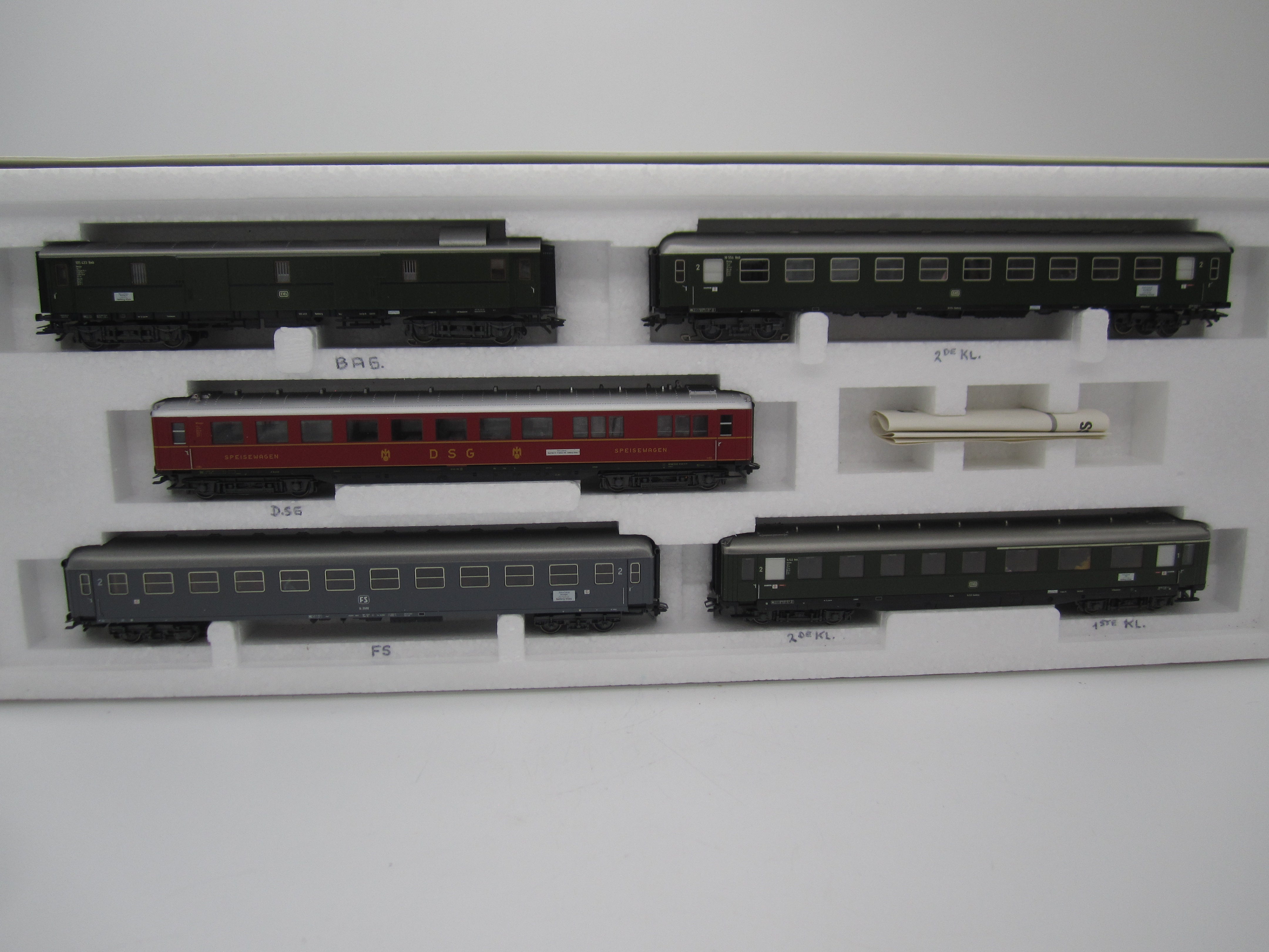 Märklin H0 - 42941 - Wagenset Riviera Express van de DB/FS, met verlic – Twentrain